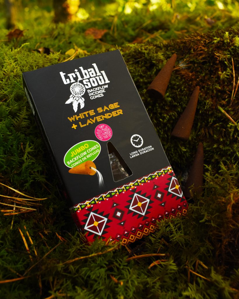 Viirukikoonused langeva suitsuga Tribal Soul Valge Salvei ja Lavendel ...